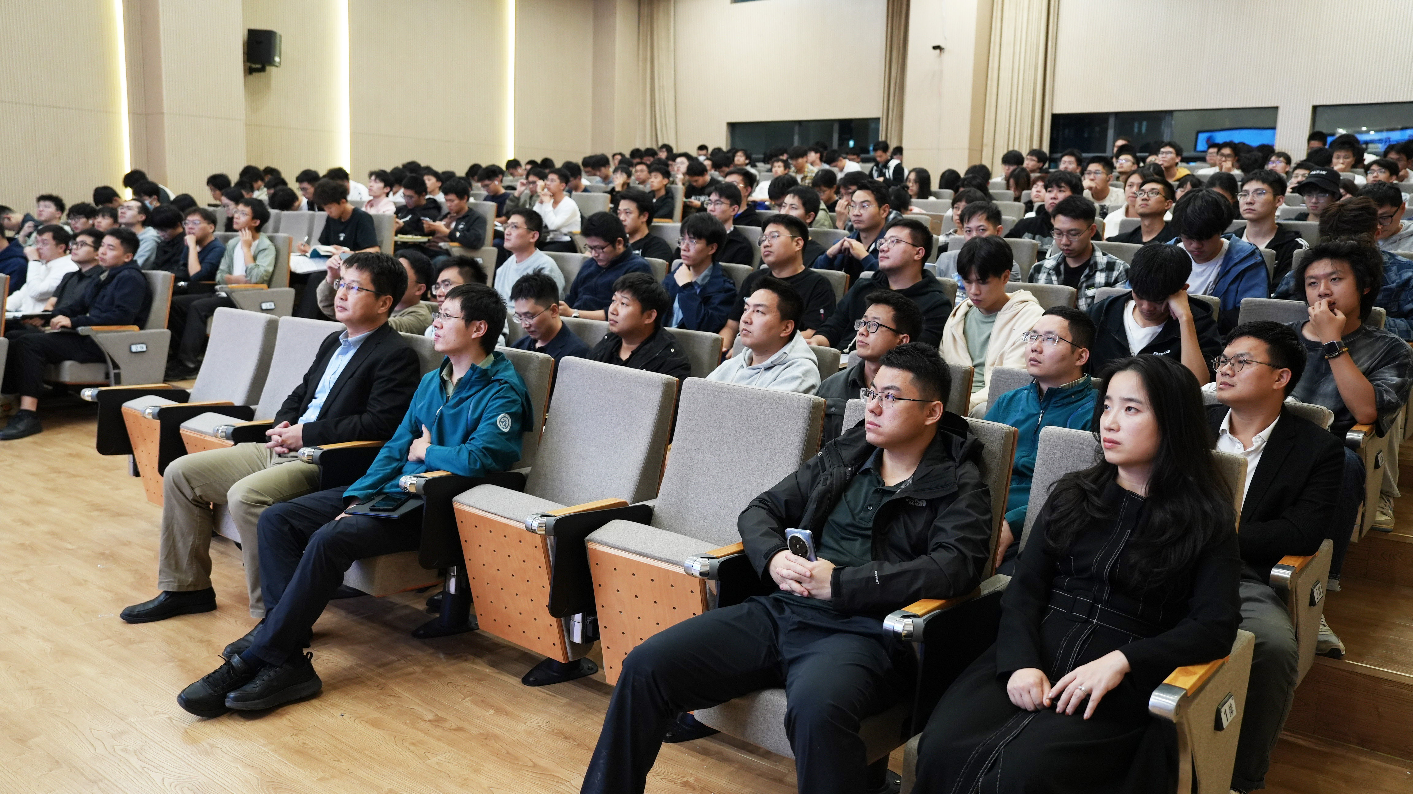Academician Xie Heping's public lecture on "Introduction to Civil ...